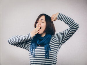 ¿Por qué las personas bostezan mucho? - Psicólogos Arequipa